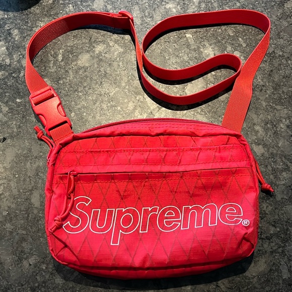 Supreme | Bags | Supreme Bag Great For Travel Style Beach And More ...